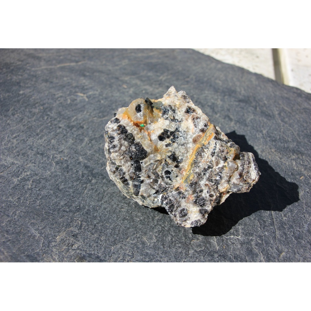 Torbernite sur quartz fumé - Volcans et Fossiles